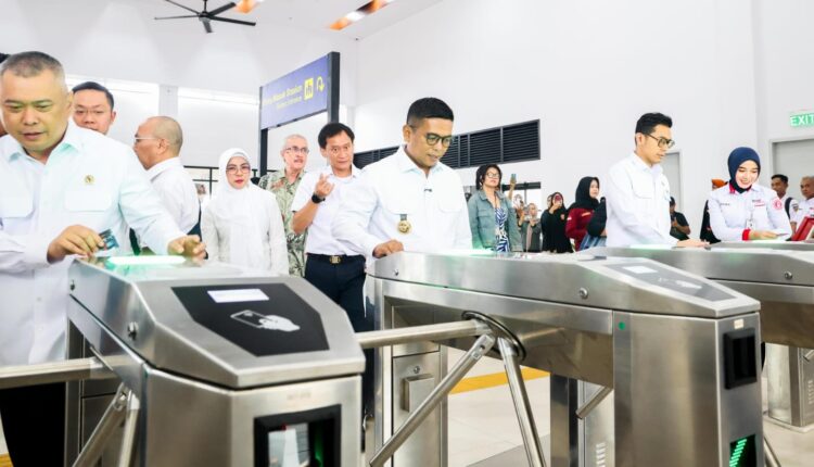 Andra Soni Resmikan Stasiun Jatake, Tekankan Peran Kereta Api bagi ...